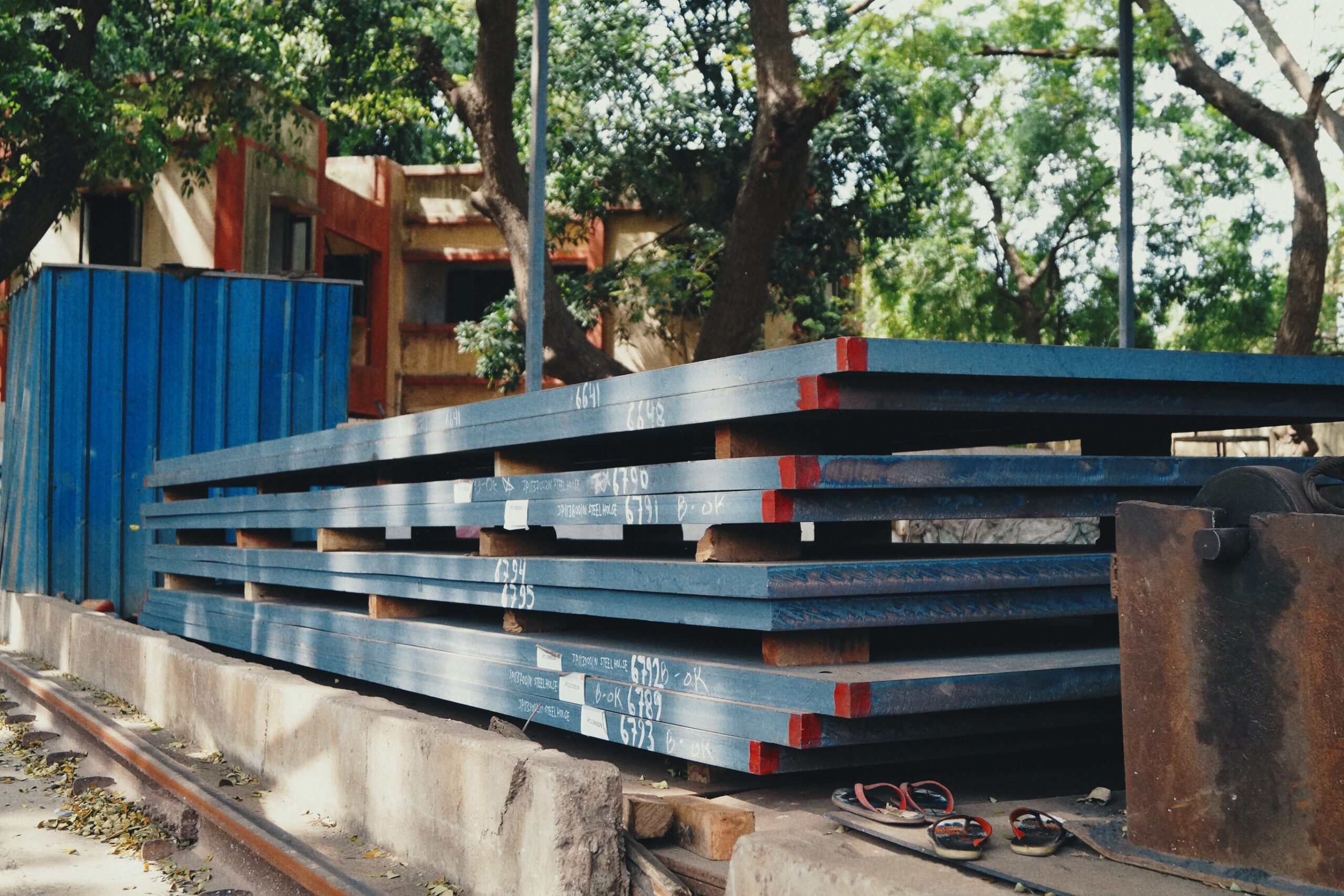 Gradients – Steel House Infra